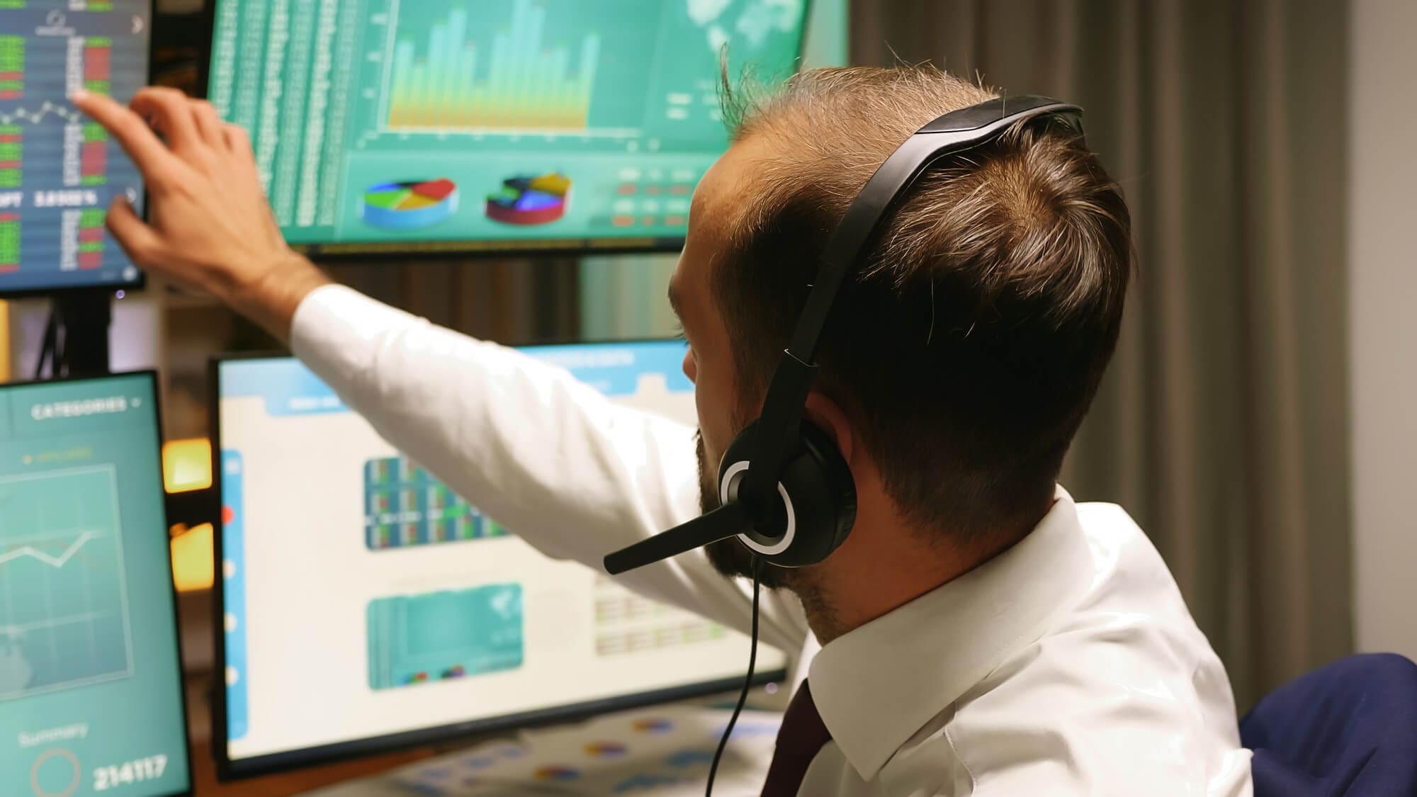 70+ Essential Call Center Metrics and KPIs: The Complete Guide - KYP.ai ...